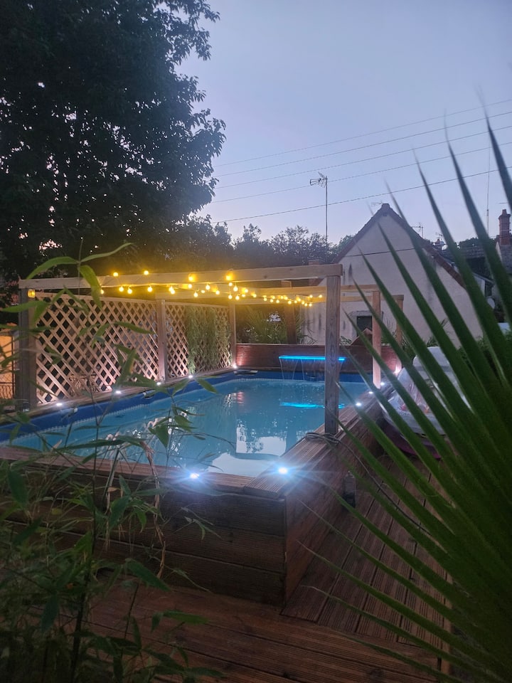 Spacieuse Avec Salle De Cinéma Chambres Enfants - Vierzon