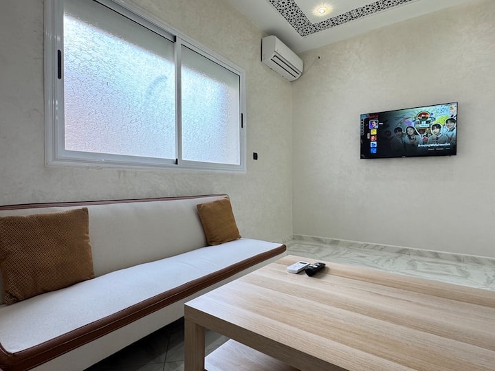 Spacious Apartment Near The Stadium - Sidi Harazem