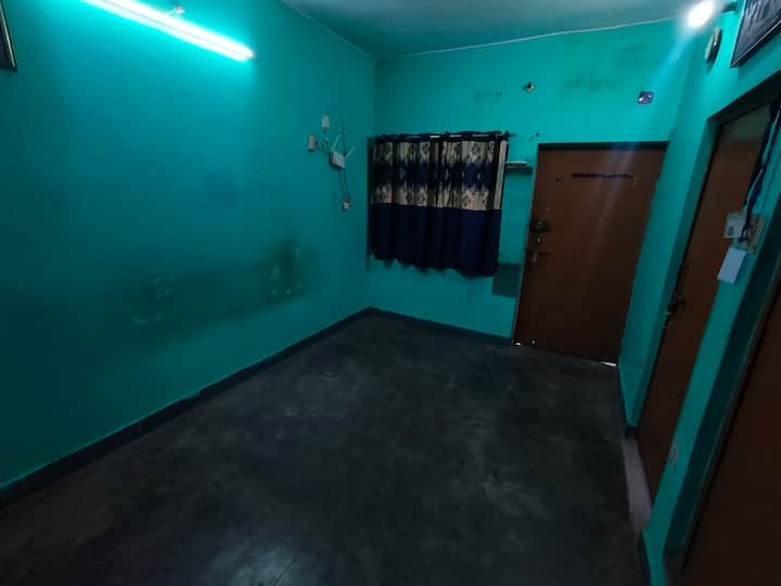 Peaceful Park-side Stay With Modern Comforts - Aligarh