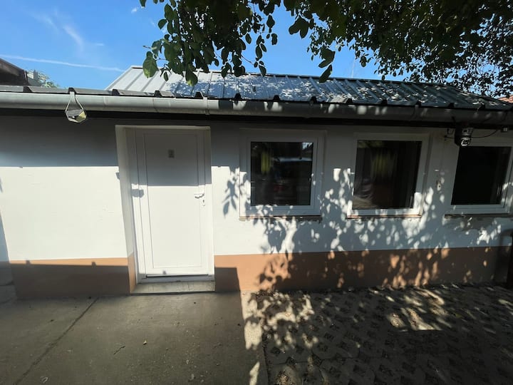 2 Szobás Teljes Ház 3 Főre Zárt Udvari Parkolóval - Kecskemét