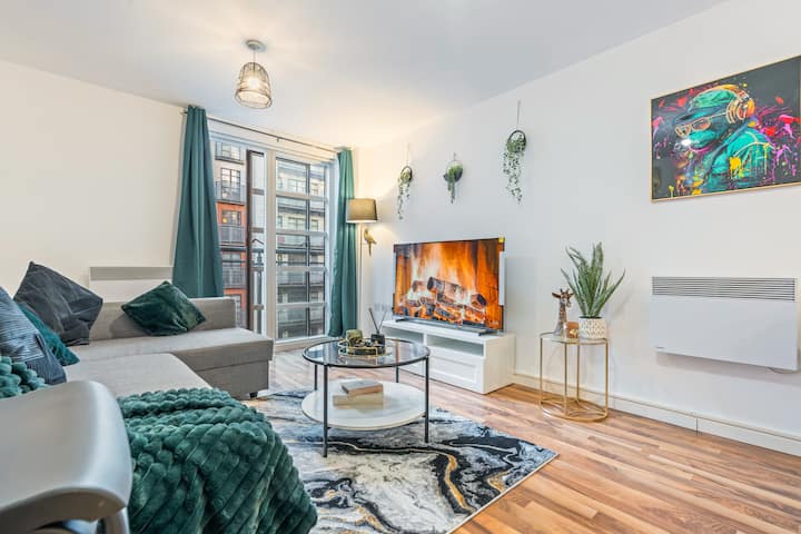 2-bed Urban Apt | Sleeps 5 | Long Stays |Oxford St - Salford