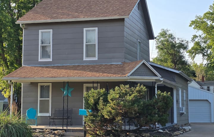 Abilene 5 Star District Airbnb - Abilene, KS