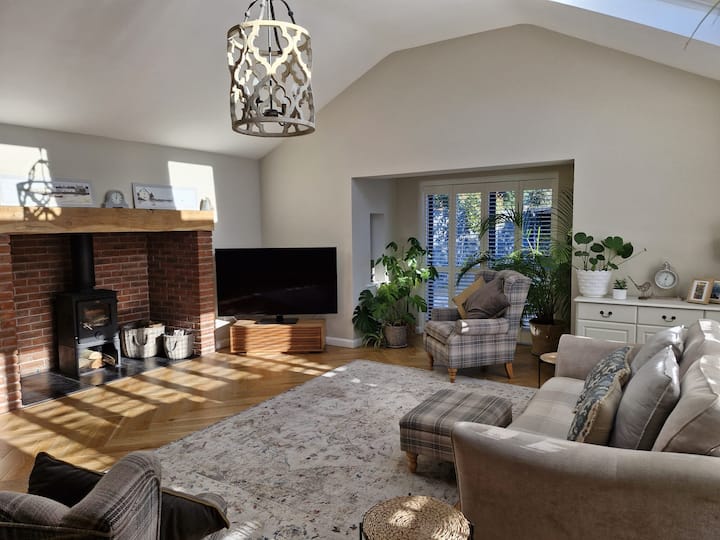 New! Charming Cottage! Walk To The Zoo! Parking! - Chester