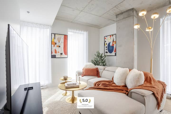 Luxe Retreat | Parking & Ev Charger - Montreal