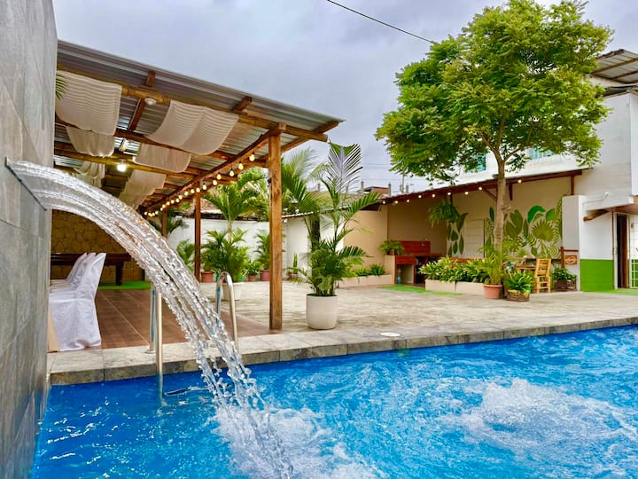 "Casa Raíces Del Mar" - Crucita