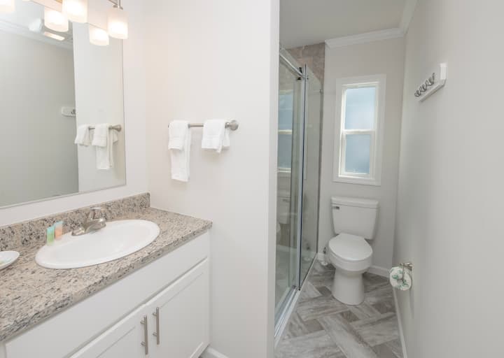 Floating Bungalow - Marina View - Chincoteague, VA