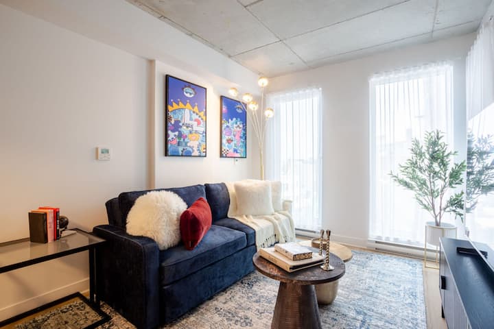 Old Port Stay | Gym, Rooftop Pool & Parking - Montreal