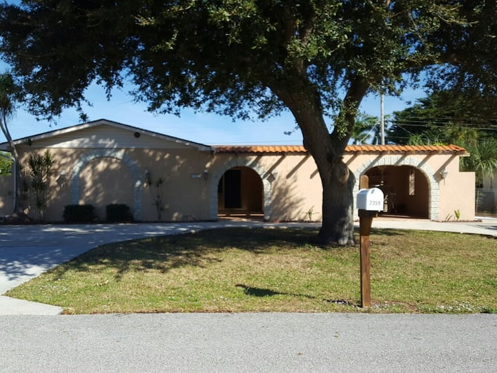 Hacienda Palm Beach Gardens 3/2 - Jupiter, FL