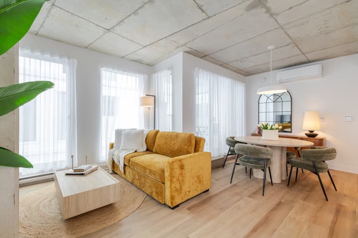 Downtown Retreat | Free Parking - Montreal