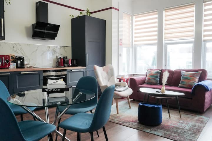 1br Super King Sized Apartment - Free Parking - Southend-on-Sea