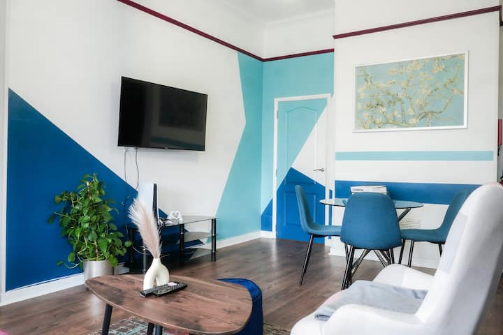 King Sized 1 Bedroom Home - Contractor Friendly - Southend-on-Sea