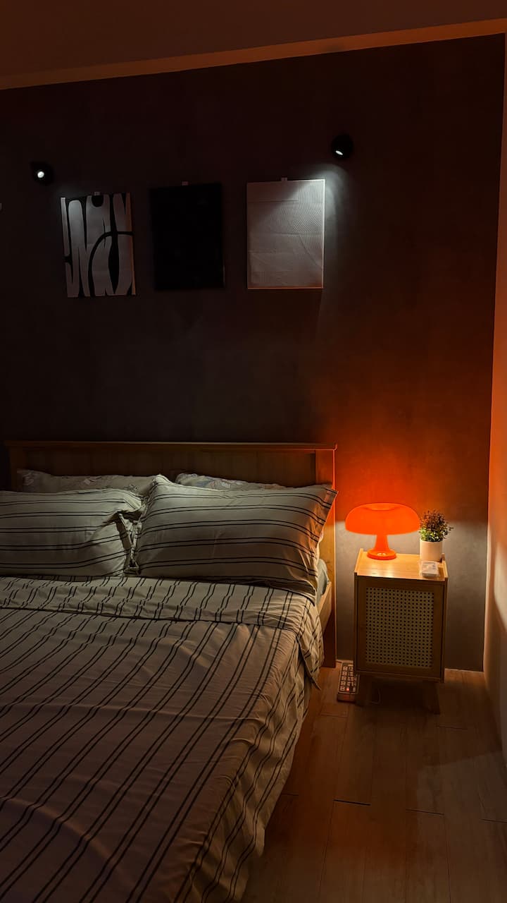 Rosé Nights Luxury Airbnb - Muntinlupa