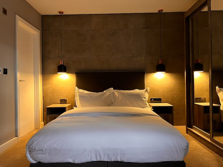 Deluxe 2-bed Apartment On Park Square, Leeds - Leeds