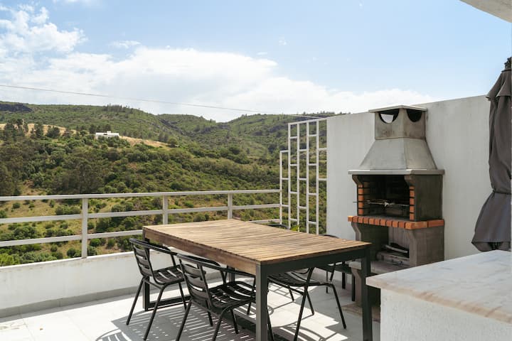 Sesimbra Sea-breeze Flat: Hot Tub & Beach Walk - Sesimbra