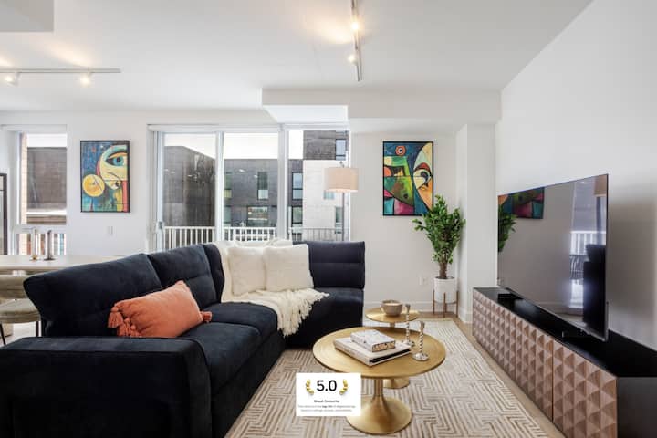 Rooftop Mtl • Pool & Free Parking - Montreal