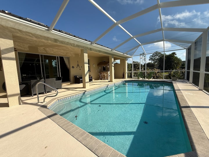 Modern Florida Escape In A Perfect Location - Lehigh Acres, FL