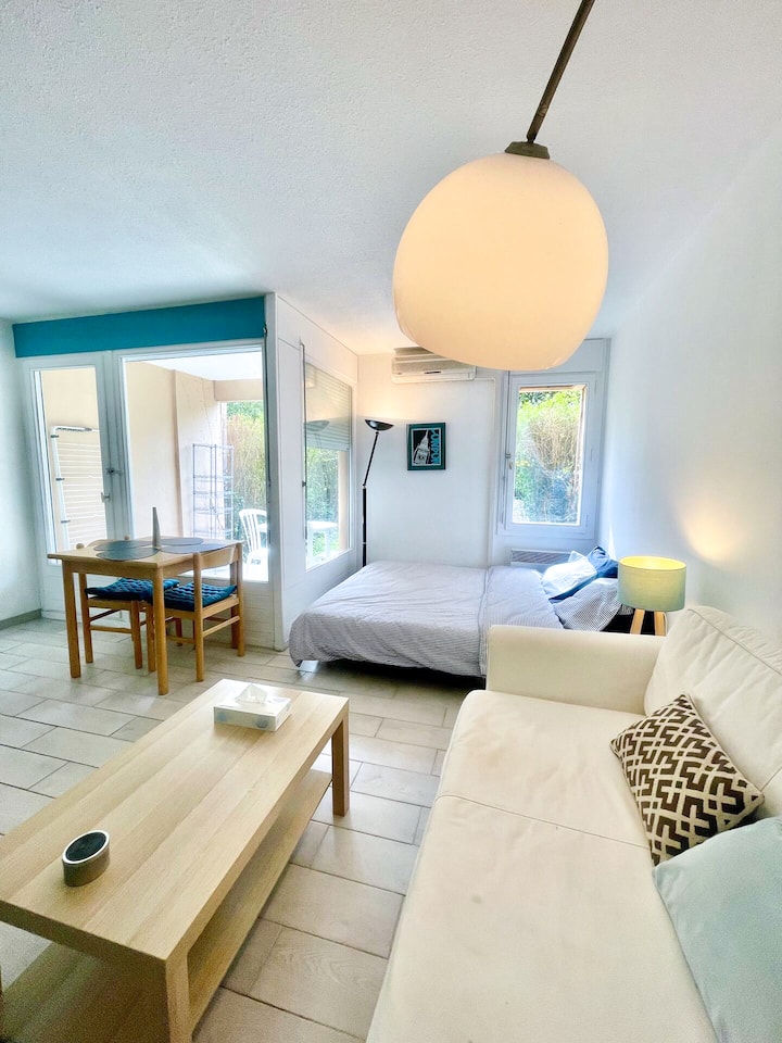 Cozy Studio By The Border - Saint-Genis-Pouilly