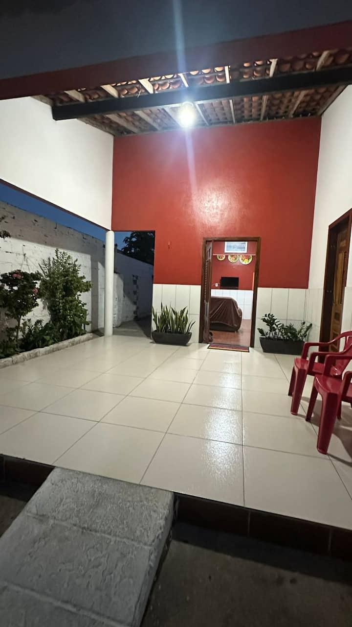 Casa Próxima à Praia, Bem Localizada Com 4 Quartos - Luís Correia