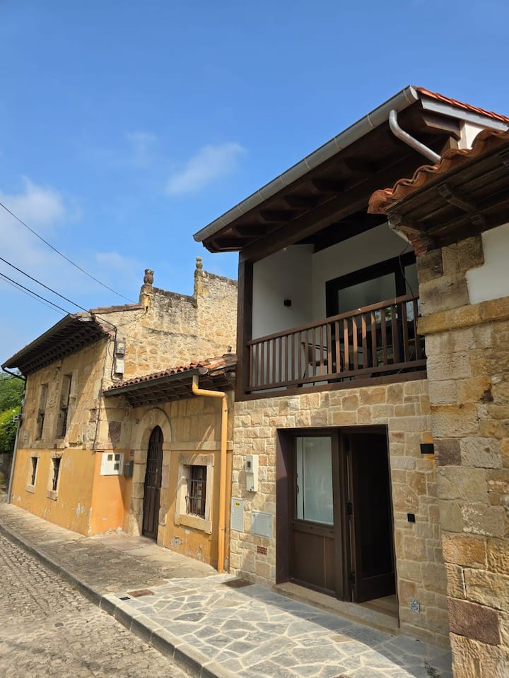 Casa En El Centro De Comillas, España - Comillas