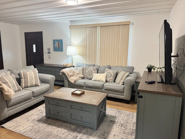 Spacious 3br Family Home Near Nas Jax - Jacksonville, FL