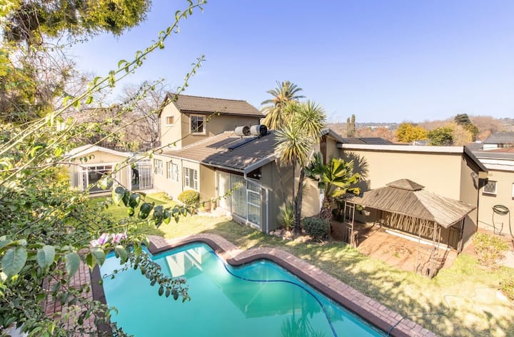 Blairgowrie Nest | Cozy Pool Home - Randburg