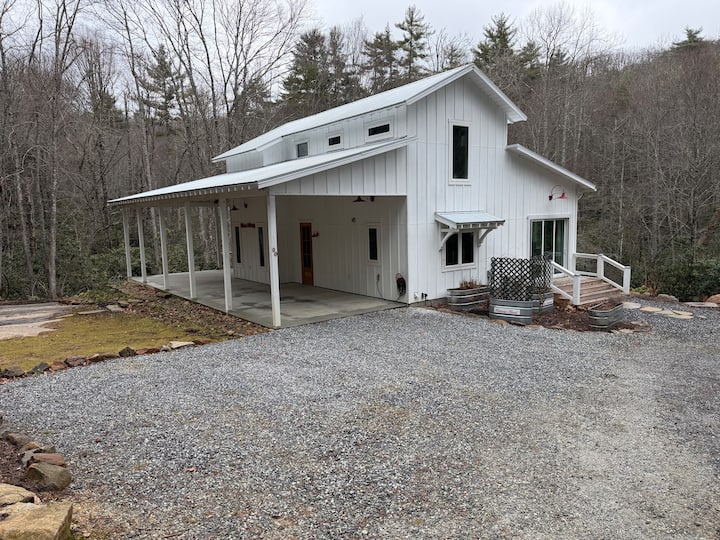 Creekside Mountain Retreat - Highlands, NC