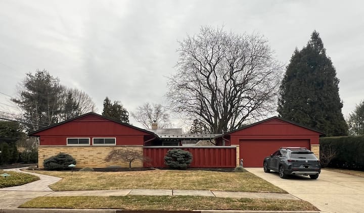 California Midcentury Ranch Vibes In Lehigh Valley - Allentown