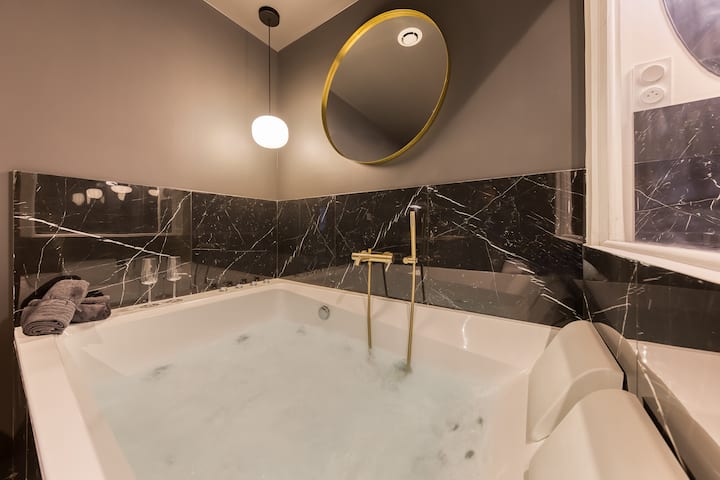 Jacuzzi Love Noir Intense - Rer C 8mn - Paris 25mn - Brétigny-sur-Orge