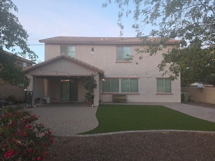 Spacious & Stylish Westgate Home - Glendale, AZ