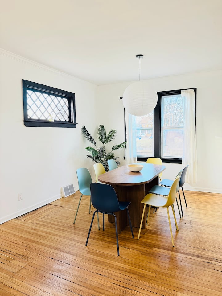Sleeps 16 | Two Townhomes Near Downtown | Yard - Detroit, MI