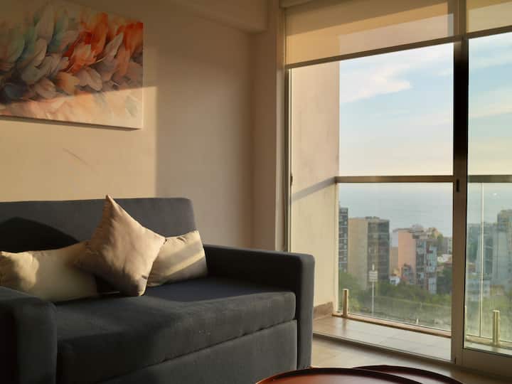 Stylish Barranco Retreat | Ocean Views, Pool & Gym - Pérou
