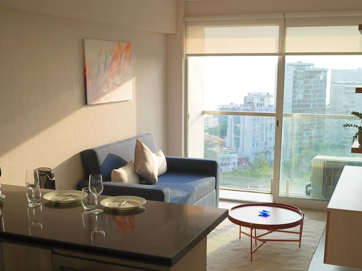 Stylish Barranco Retreat | Ocean Views, Pool & Gym - Pérou