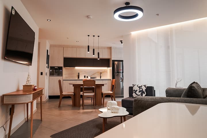 Suite De Lujo En La Carolina, Edificio Harmony - Quito