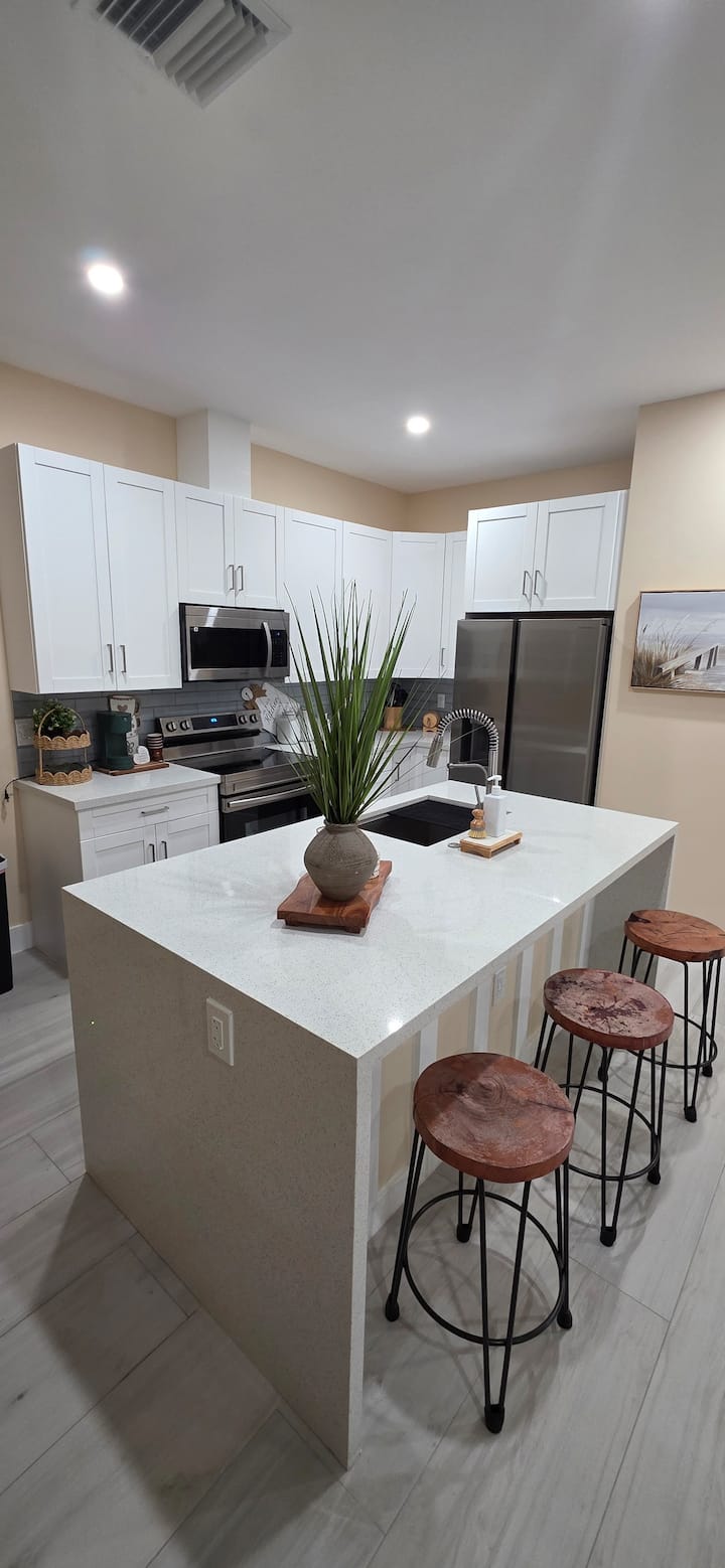 K&j Forest's House - Key Largo, FL