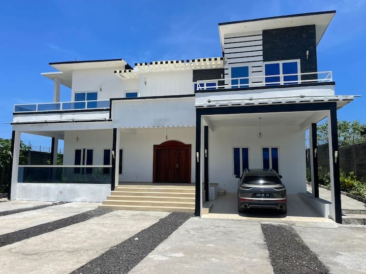 Une Superbe Villa à Louer, Au Cœur De La Capitale - Comores