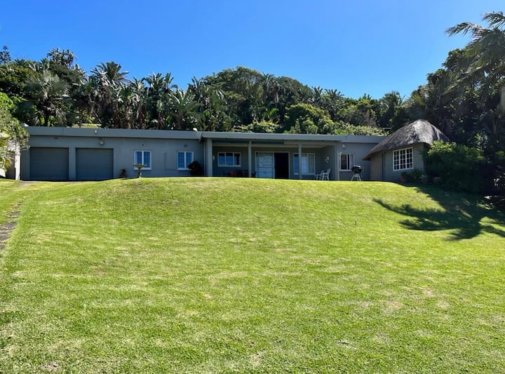 Beach House For The Whole Family, Including Dogs! - Port Edward