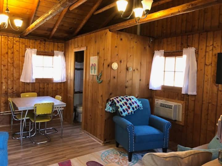 "Flip Flop" Cabin #2 - Pentwater Lake - Pentwater, MI