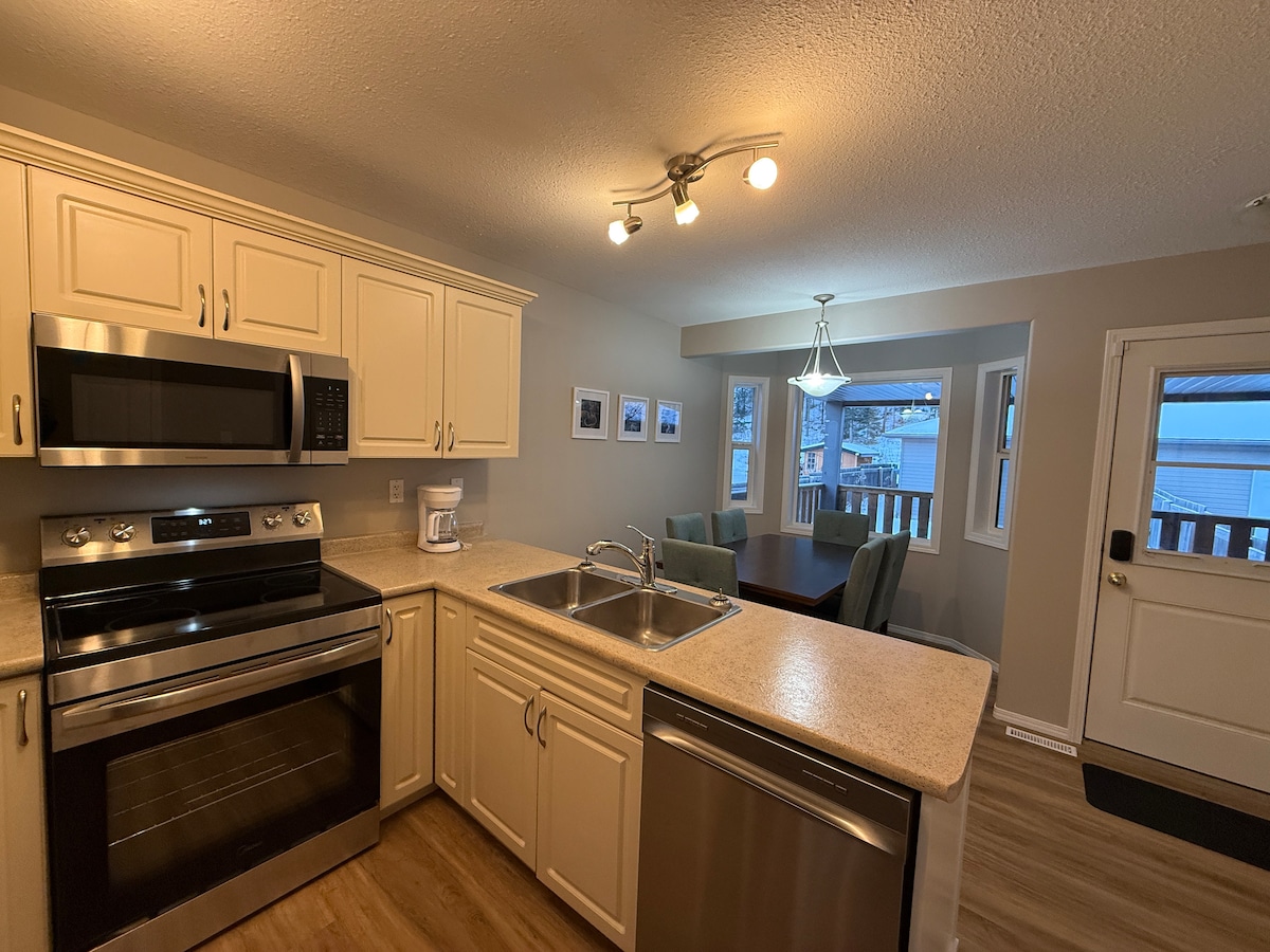 The Mountain Nook - Près du parc national Jasper - Maisons à louer à ...