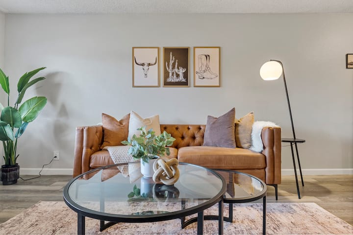 Mesa Retreat | Cozy Modern-desert 2br | Downtown - Mesa, AZ