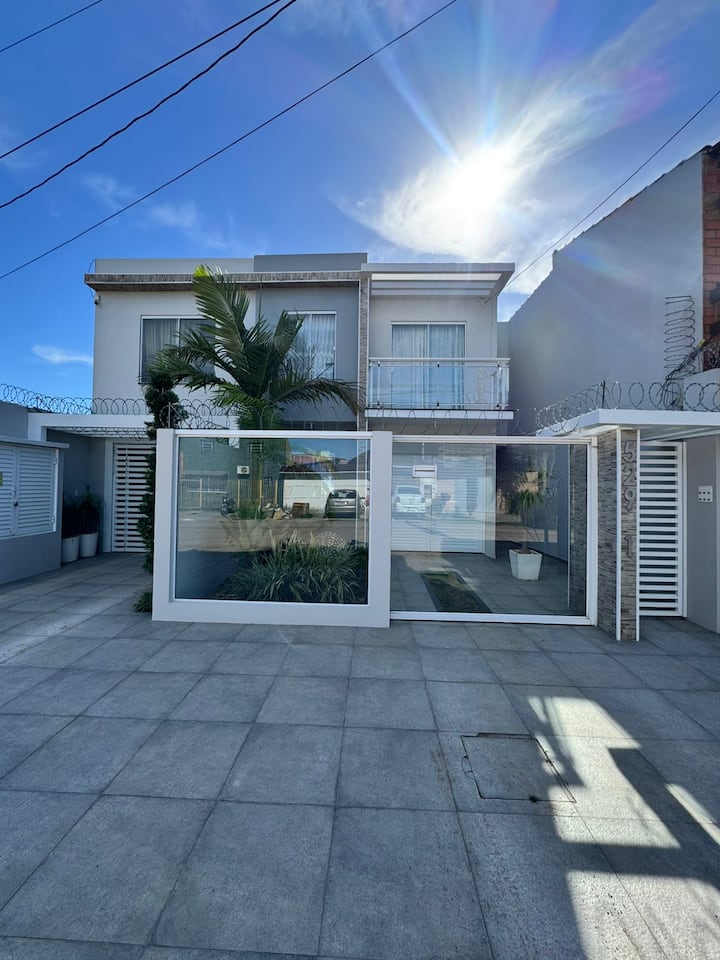 Casa Térrea + Ar Condicionado + Garagem No Fragata - Rio Grande, Brazil