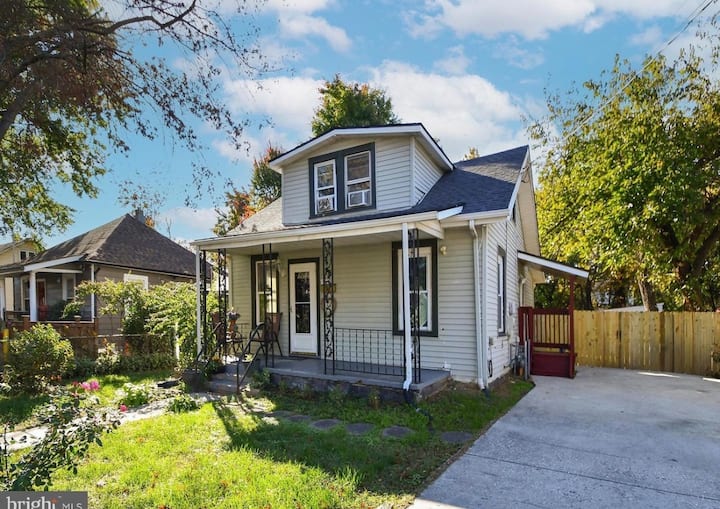 The Low Key Loft House Near Umd, Dc, Pets Ok - Maryland