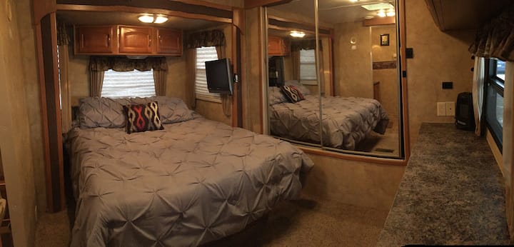 Little Slice Of Paradise At Woody's By The Lake! - Sebring, FL