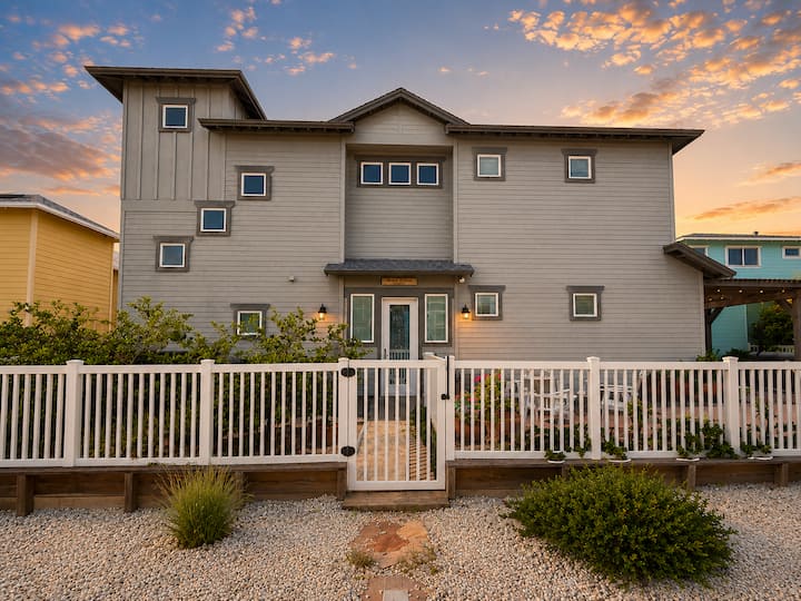 Private Pool, Shared Heated Pool, Outdoor Kitchen - Port Aransas, TX