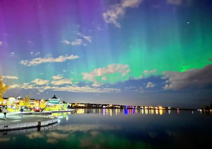 Private & Comfortable Basement Suite For 2 - Chestermere