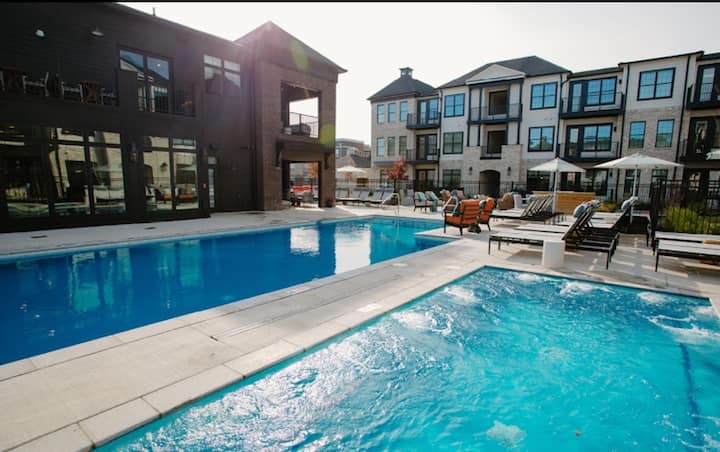 Luxury New Albany Living - New Albany, OH