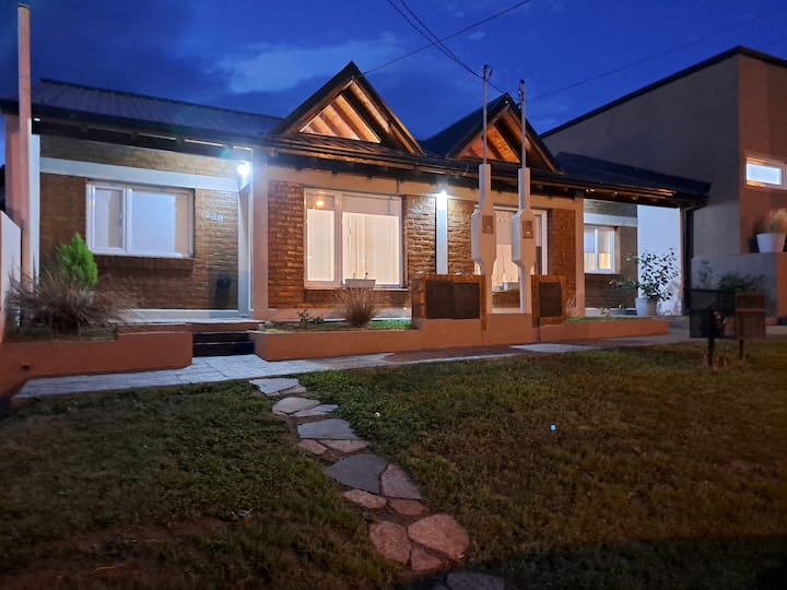 Ventanas De La Patagonia 2 Casa Céntrica En Esquel - Esquel