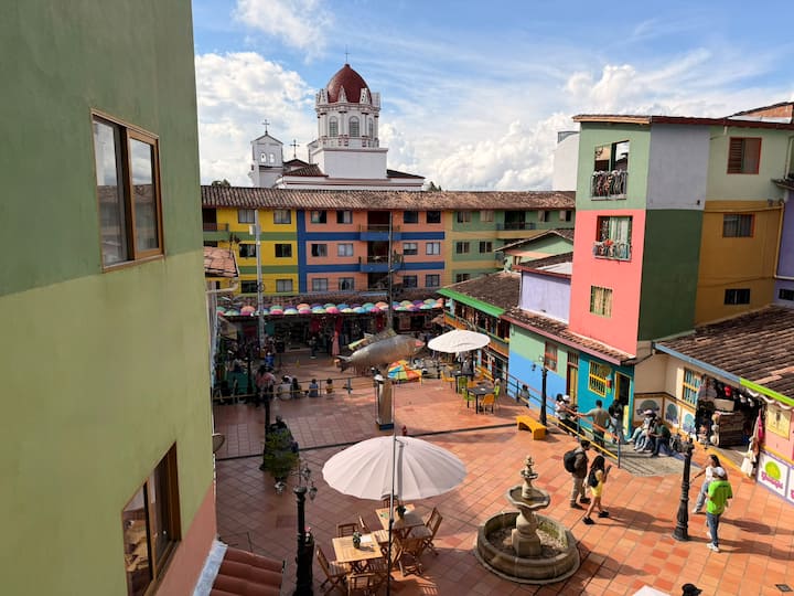 Casita Plazoleta · Vista · Calle De Las Sombrillas - Guatape