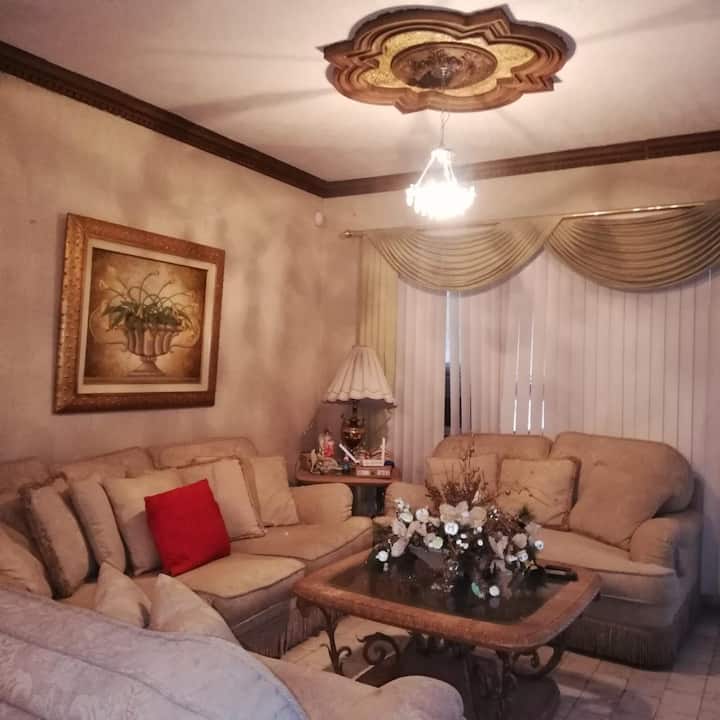 Downtown House, Casa En El Centro - Torreón