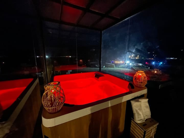 Villa De Lujo Con Jacuzzi Y Chimenea En Santander. - Santander, Colombia