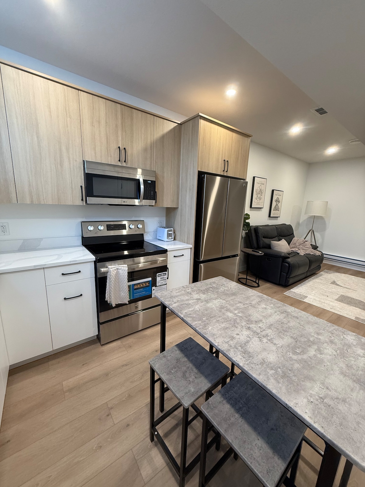 Park Front Central - Guest suites for Rent in Saskatoon, Saskatchewan ...